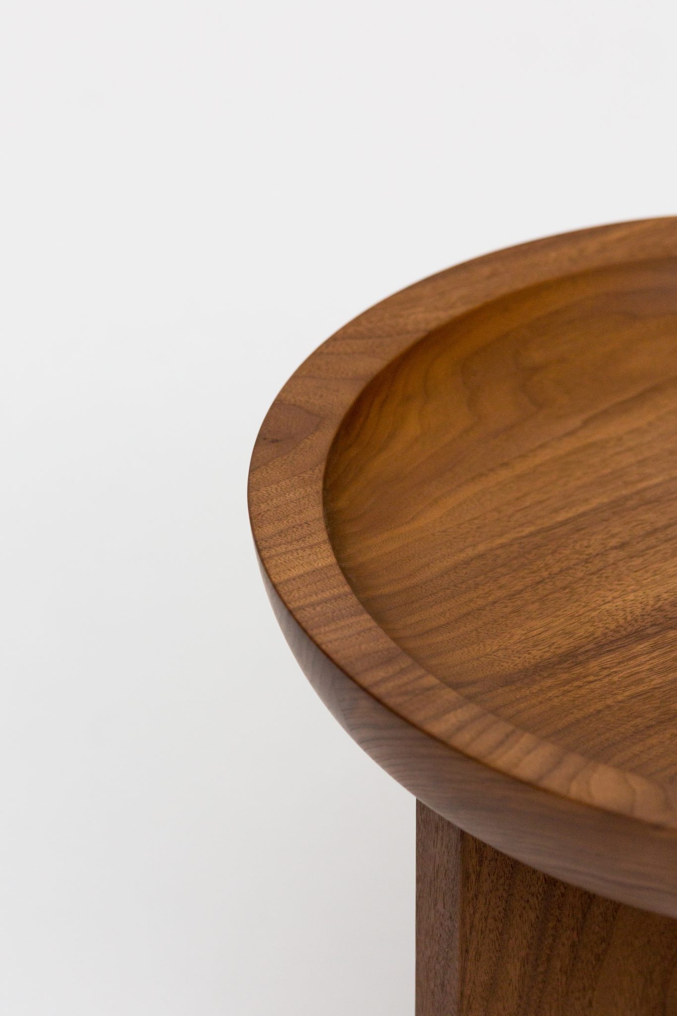 Grain | Dish Side Table – Colony